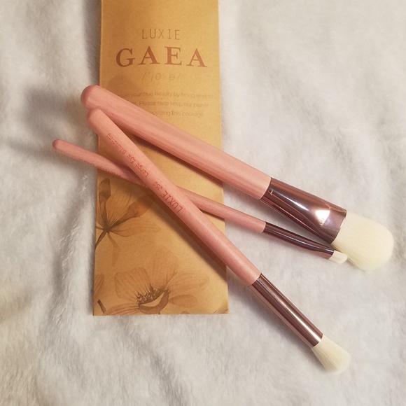 Luxie | Makeup | Nip Luxie Gaea Set Of 3 Brushes 25 246 50 Foundation ...